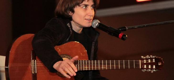 Concert de zile mari cu Ada Milea si Bobo de la trupa Fara Zahar, la ...