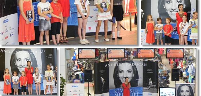 Andreea Raducanu si-a lansat cartea Reversul Medaliei la Timisoara ...