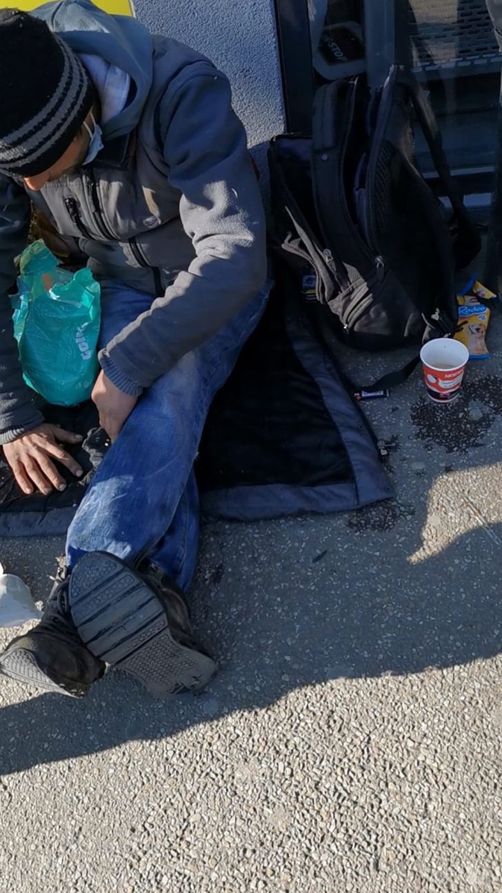 Operatiune fulger. Sute de cersetori ridicati de pe strazi si din ... Operatiune fulger. Sute de cersetori ridicati de pe strazi si din ...