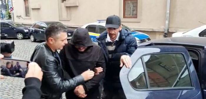 Politist local din Dumbravita care falsifica amenzi pe banda rulanta ...