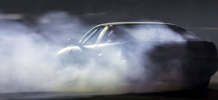 'Festival de drifturi' in noapte in parcarea Modex si pe doua strazi ...