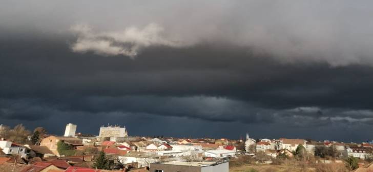 Alerta meteo imediata. Cod Portocaliu de furtuna langa Timisoara si in ...