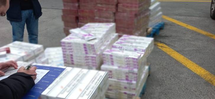 1.500 de cartuse de tigari de contrabanda au fost gasite de vamesi, in ...