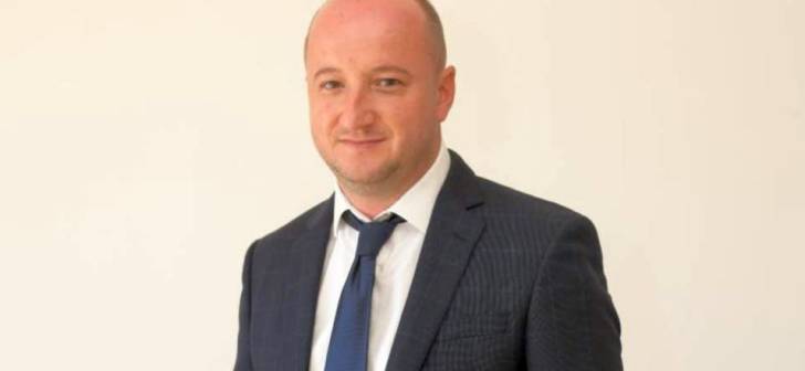 Gerald Simonis: La Mosnita, reteta e simpla. Familia primarului sau ...