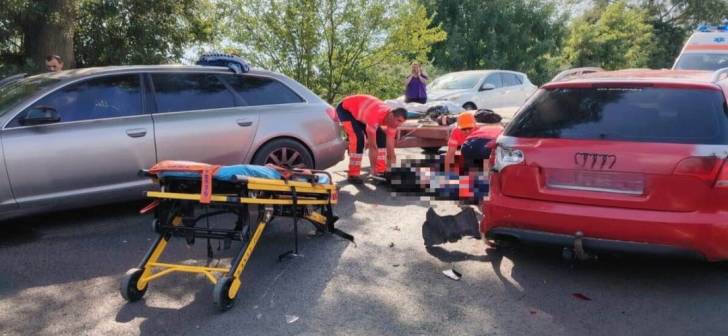 Motociclist de 18 ani grav ranit intr-un accident in Timis. S-a izbit de o masina si a fost ...