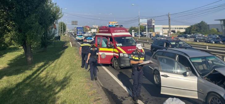 Accident cu 3 masini pe Calea Lugojului, la Timisoara. Foto - Opinia ... Accident cu 3 masini pe Calea Lugojului, la Timisoara. Foto - Opinia ...