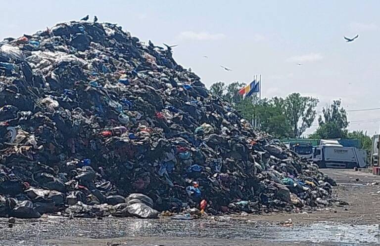 Dezastru la statia de sortare a deseurilor de la Timisoara. Miros ...