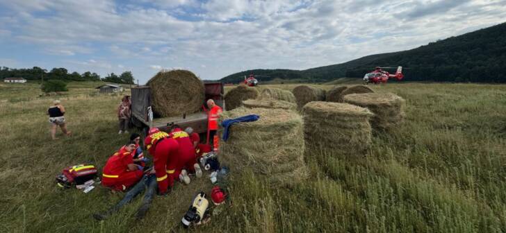 Tragedie pe un camp din Timis. Barbat omorat de un balot de paie ...