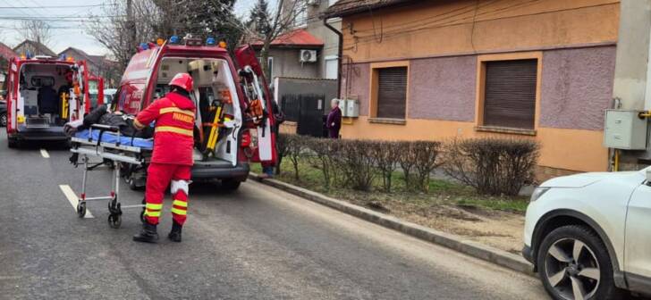 I-a spart capul cu barosul și a băgat-o 2 luni în spital. Femeie din ...